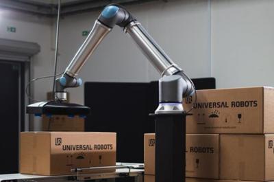 Cina UR20 di collaborazione di raccolto e di collocazione del robot del AGV del carico utile 20kg con la pinza di presa del robot di Onrobot in vendita