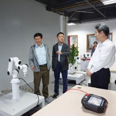 Cina Han's Elfin 5 con carico utile di 5 kg 6 Axis Cobot Robotic Arm con CNGBS Robot Gripper in vendita