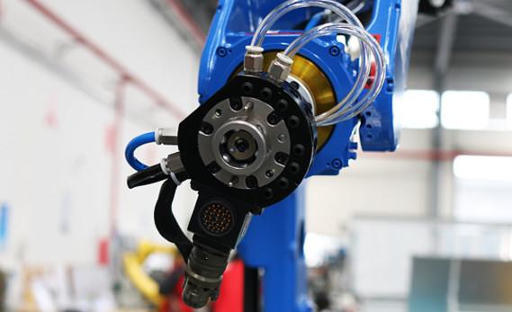 Robotiq Adaptive Grippers Yaskawa MH5 6 Axis Robotic Arm Manipulator and CRG QCA05 QCA15 Automatic Robot Quick Changer