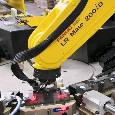 中国 FANUC ペイロード7kg 6軸産業用ロボット プログラミング 小型ハンドリング組立ロボットワークステーション 販売のため