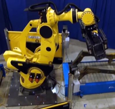 中国 パーソナライズドロボットグリッパー Fanuc M-2000iA/1200 有用荷重 1200kg 重6軸素材処理 パレティ化産業用ロボット腕 販売のため