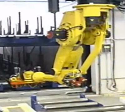 China FANUC 6 Axis Industrial Robotic Arm Logistics Transportation Machine Tool Material Removal And Handling With Gripper Guide Rail for sale