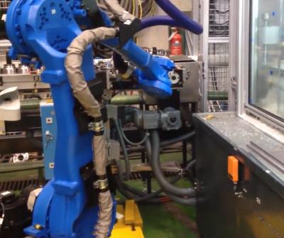 China YASKAWA 6 Axis Industrial Robotic Arm Automobile Factory Handling Material Tending Programming Robot Workstation for sale