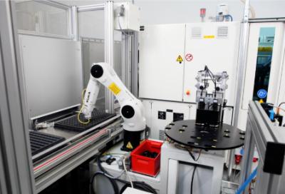 Cina Nuovo braccio robotico collaborativo KUKA Iico 12 R1260 per la collaborazione uomo-macchina, cobot per camera bianca, postazione di assemblaggio e prelievo in vendita