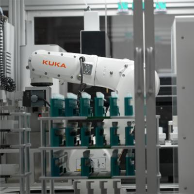 China Nieuwe KUKA Collaboratieve Robotarm 3C Elektronica Producten Hoge Precisie Montage Verpakking Robot Werkstation Met Grijper Te koop