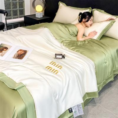 Cina Set di coperte di seta lavata di lusso per matrimoni quattro pezzi e tre pezzi per un sonno confortevole in vendita