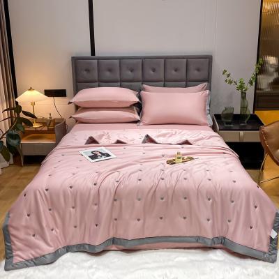 Cina Ospedale taglia personalizzata Tencel ricamato set in quattro pezzi per raffreddare le notti estive in vendita