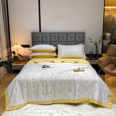 Cina Ospedale taglia personalizzata Tencel ricamato set in quattro pezzi per raffreddare le notti estive in vendita
