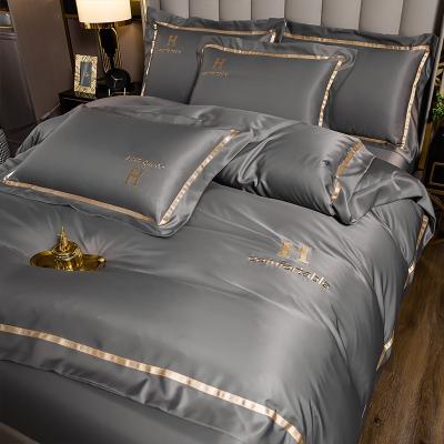 Cina Home Ultra Soft 2023 Lavatorio Silk Comforter Cover Letto Set Con Disegno Personalizzato in vendita