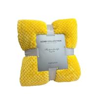 China Gift 3ps Quantity Recycled Polyester Pineapple Check Flannel Blanket with Thickened for sale