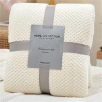 China Gift 3ps Quantity Recycled Polyester Pineapple Check Flannel Blanket with Thickened for sale