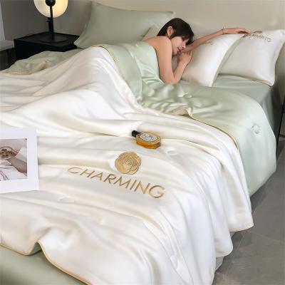 Cina Silky Tencel Summer Quilt Set 4 Ice Silk Thin Quilts per lavaggio in macchina 60 Numero di tessuti in vendita