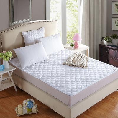 Cina Quantità 3 pcs Disegno personalizzato Materasso protettore Pad di cotone soffice spessa per copertura letto Set in vendita