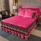 Cina Set di biancheria da letto gonna coperta cuscino con ricamo pizzo tessuto ecologico e morbido in vendita