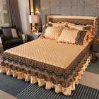 Cina Set di biancheria da letto gonna coperta cuscino con ricamo pizzo tessuto ecologico e morbido in vendita