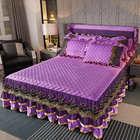 Cina Set di biancheria da letto gonna coperta cuscino con ricamo pizzo tessuto ecologico e morbido in vendita