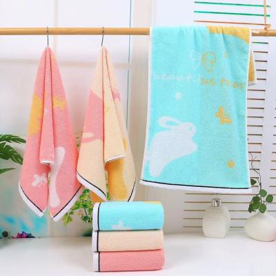 Cina Home 120g colorate strisce asciugamano a cartoni animati con spinning di marinaio e design di coniglio morbido in vendita