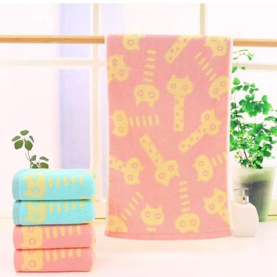Cina Home 120g colorate strisce asciugamano a cartoni animati con spinning di marinaio e design di coniglio morbido in vendita