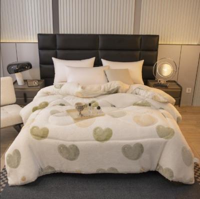 Cina 3 gradi di colorazione resistenza soffice Chemical Fiber Quilt Dimensioni personalizzate per copertura letto di lusso in vendita