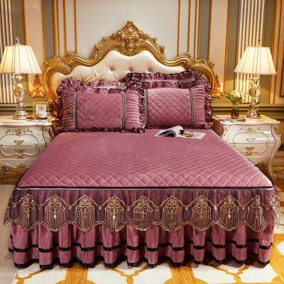 Cina Set di biancheria da letto ricamata di lusso 4 pezzi Set di copriletto con 133x72 densità di tessuto in vendita