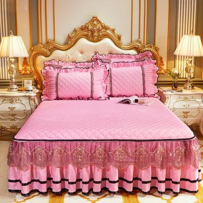 Cina Set di biancheria da letto ricamata di lusso 4 pezzi Set di copriletto con 133x72 densità di tessuto in vendita