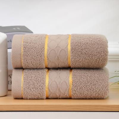 Cina Morbido e confortevole asciugamano in cotone 100% 110g per un'esperienza di bagno di lusso in vendita