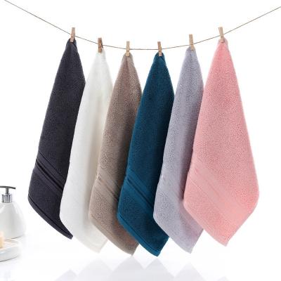 Cina Migliora l'esperienza del tuo Face Spa con un asciugamano di cotone a colori solidi da 34*34cm in vendita
