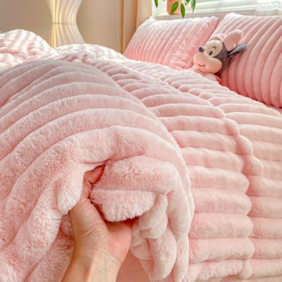 Cina Hot Furry Design Rabbit False Fur Fluffy Plush Caldo Set di copertura di copriletto Set di biancheria da letto in quattro pezzi in vendita