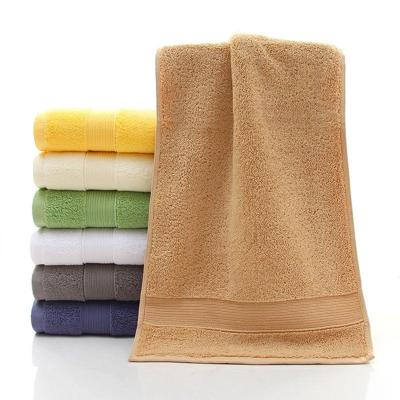Cina Colore personalizzato lusso ricamato a strisce per bagno set per casa hotel spa in vendita