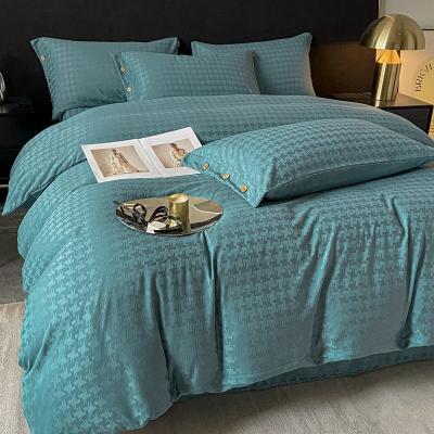 Cina Aggiungi un tocco di lusso alla tua camera da letto con questo set di biancheria da letto in satin jacquard. in vendita