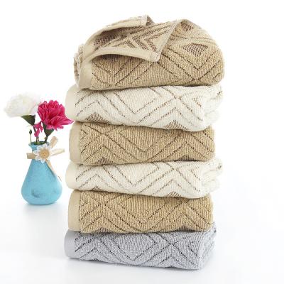 Cina Asciugamano morbido e assorbente realizzato in cotone puro al 100% con tessuto bianco in vendita