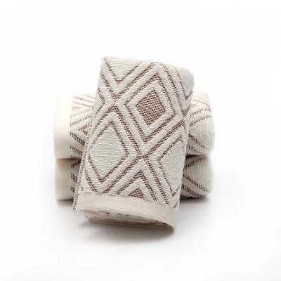 Cina Asciugamano morbido e assorbente realizzato in cotone puro al 100% con tessuto bianco in vendita