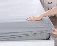 China Super King Size Solid Microfiber Bedding Sheets Set with Woven Fabric and OEM Service for sale