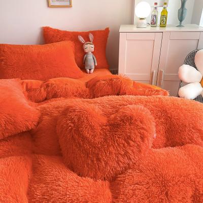 Cina Bright Orange Luxury Shaggy Warm Mink Velvet Crystal Bedding Set per 1.8m 6 piedi letti in vendita