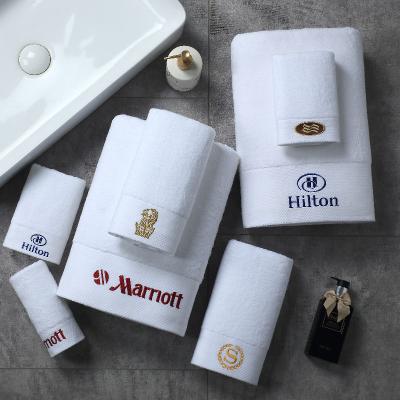 Cina Set di asciugamani da bagno per hotel a cinque stelle con taglia personalizzata in SOLID COLOR 16S Asciugamani di cotone in vendita