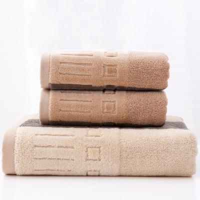 Cina Vivi il lusso del cotone puro con questo set di asciugamani di bagno sostenibile in vendita
