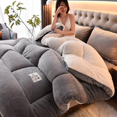Cina Set di biancheria da letto a misura personalizzata con copriletto di velluto di agnello caldo addensato e logo personalizzato in vendita