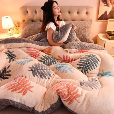 Cina Set di biancheria da letto a misura personalizzata con copriletto di velluto di agnello caldo addensato e logo personalizzato in vendita