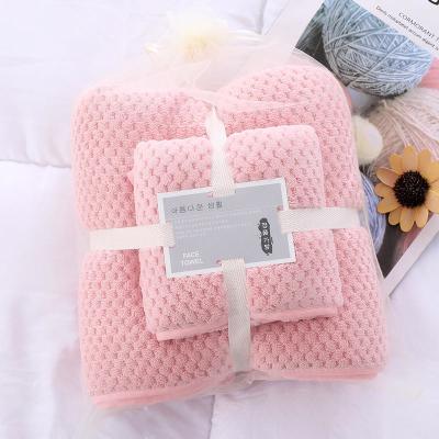 中国 柔らかい吸着性のあるマイクロファイバー サンゴの毛皮 カチオン浴巾セット 販売のため