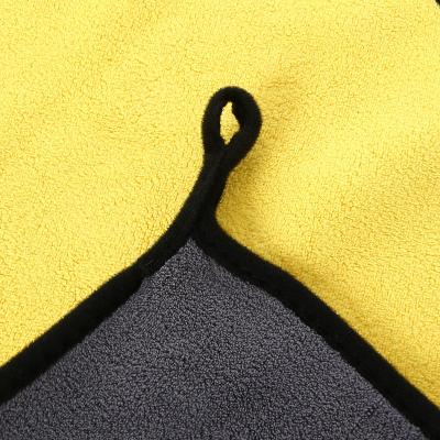 Cina Tappeto di pulizia auto spessore di peluche personalizzato 40x40 asciugamani colorati per auto con microfibra di bordo in vendita