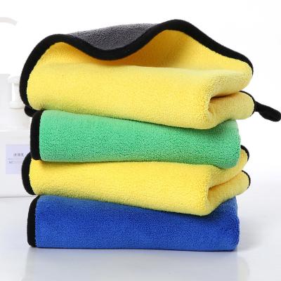 Cina Tappeto di pulizia auto spessore di peluche personalizzato 40x40 asciugamani colorati per auto con microfibra di bordo in vendita