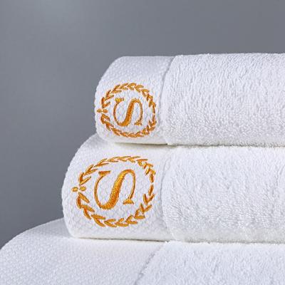 Cina Set di asciugamani bianchi per hotel a prova di bambino con personalizzazione ricamata in cotone puro in vendita