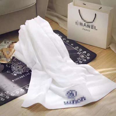 Cina Set di asciugamani bianchi per hotel a prova di bambino con personalizzazione ricamata in cotone puro in vendita