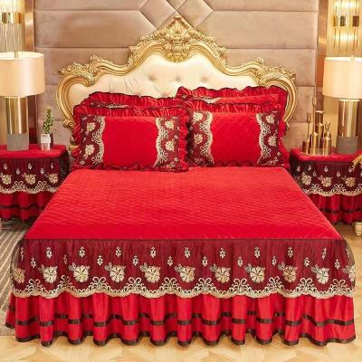 Cina Set di biancheria da letto da quattro pezzi per il matrimonio con cura facile, ricamo senza sbiadimento, gonna da letto in pizzo in vendita