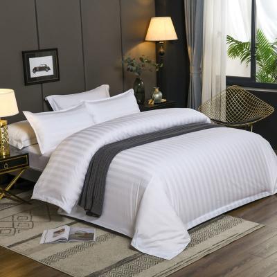 Cina 133*60 Densità di tessuto 4pcs Set di biancheria da letto per 2,5m Dimensioni di applicazione Set di copriletto di cotone in vendita