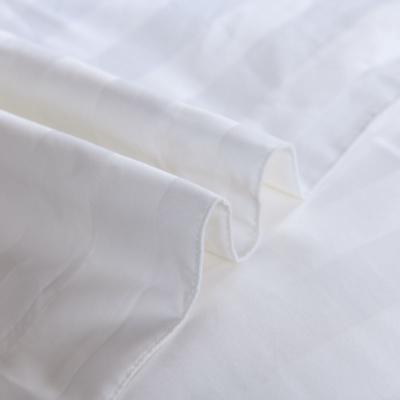 Cina 133*60 Densità di tessuto 4pcs Set di biancheria da letto per 2,5m Dimensioni di applicazione Set di copriletto di cotone in vendita