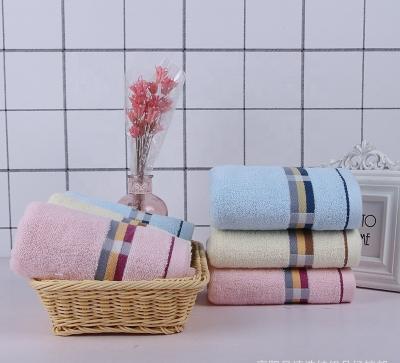 Cina Asciugamani di cotone assorbibili personalizzabili per tutte le età in case e alberghi Logo personalizzato in vendita