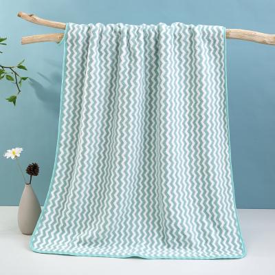Cina Set di asciugamani da bagno unisex da 70*140 cm, con modello floreale internazionale in vendita