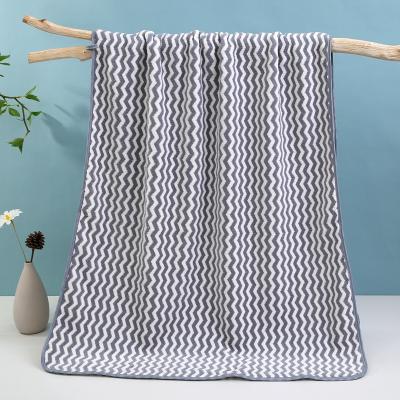 Cina Set di asciugamani da bagno unisex da 70*140 cm, con modello floreale internazionale in vendita