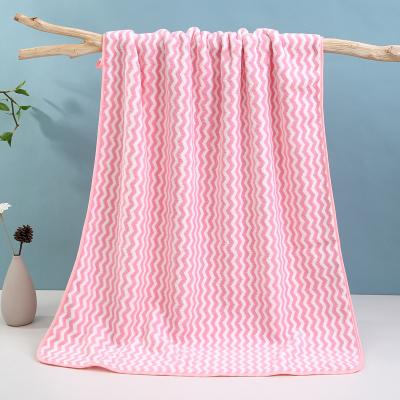 Cina Set di asciugamani da bagno unisex da 70*140 cm, con modello floreale internazionale in vendita